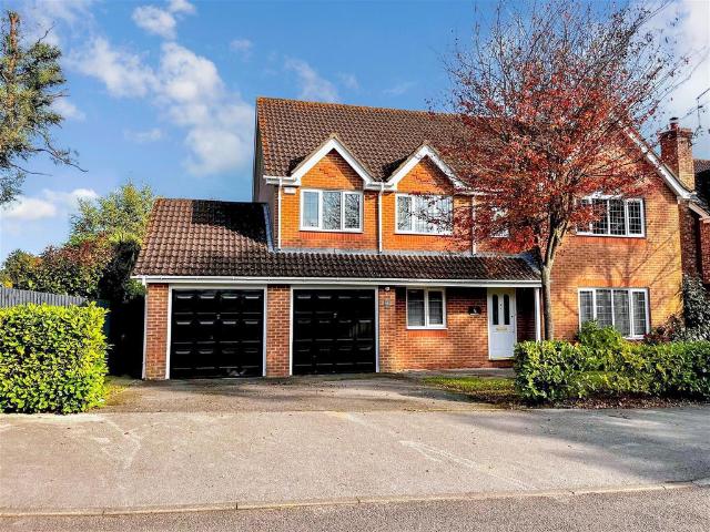 5 bedroom detached house for sale