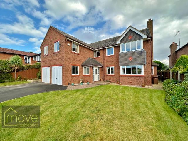 5 bedroom detached house for sale