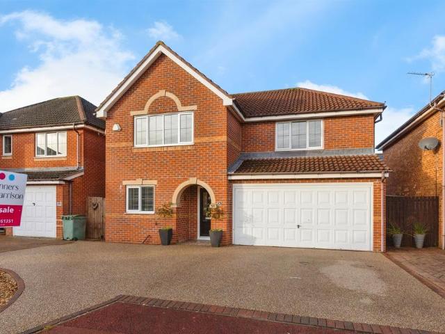 5 bedroom detached house for sale
