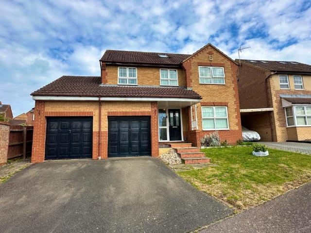 5 bedroom detached house for sale