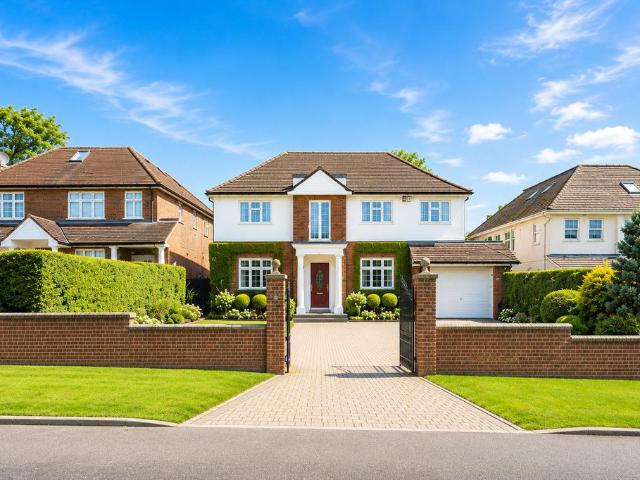 5 bedroom detached house for sale