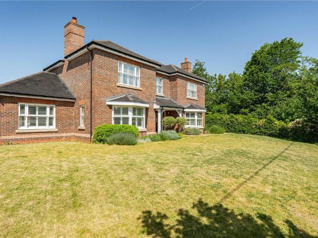 5 bedroom detached house for sale