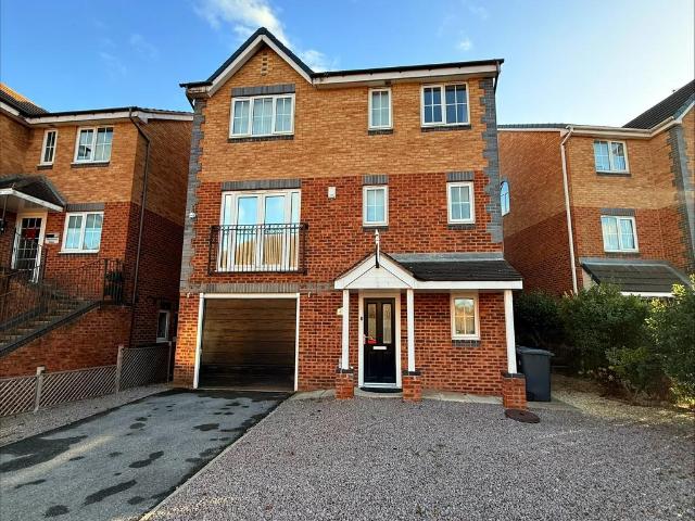 5 bedroom detached house for sale