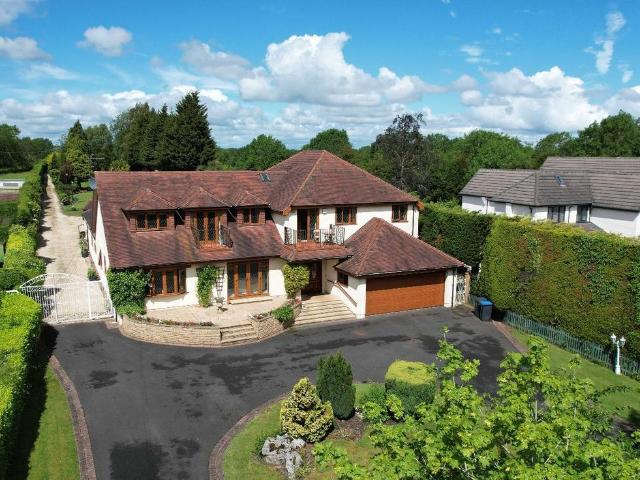 5 bedroom detached house for sale