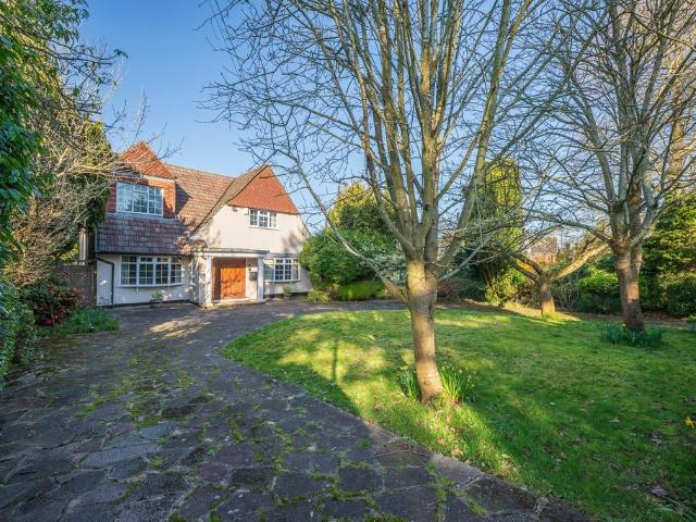 5 bedroom detached house for sale