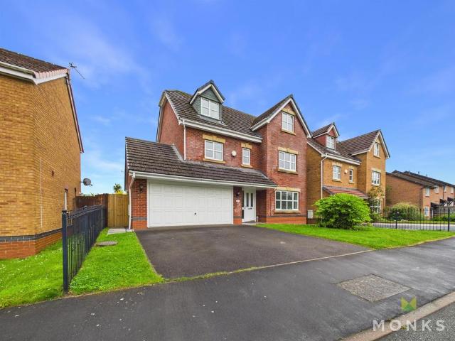 5 bedroom detached house for sale