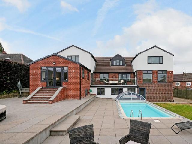 5 bedroom detached house for sale