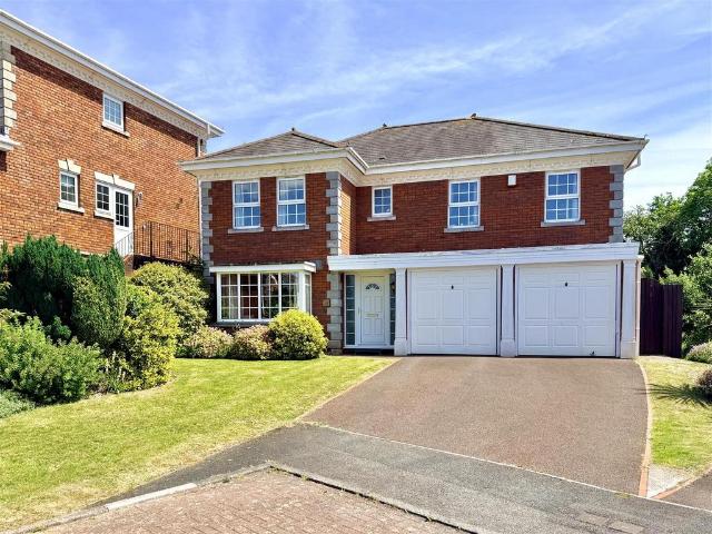 5 bedroom detached house for sale