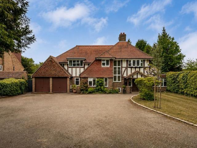 5 bedroom detached house for sale