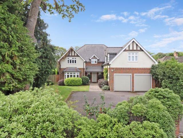 5 bedroom detached house for sale