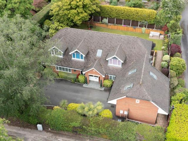 5 bedroom detached house for sale