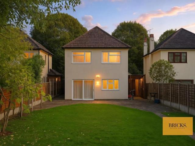 5 bedroom detached house for sale