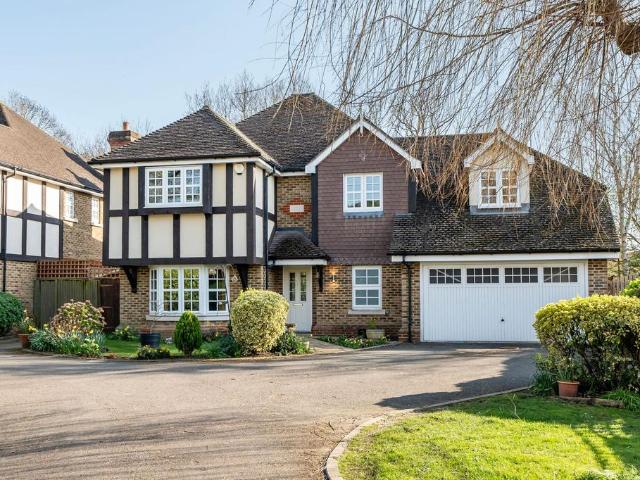 5 bedroom detached house for sale