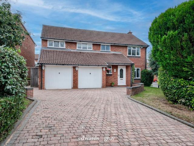 5 bedroom detached house for sale
