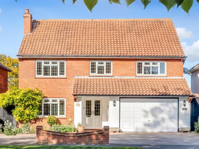 5 bedroom detached house for sale