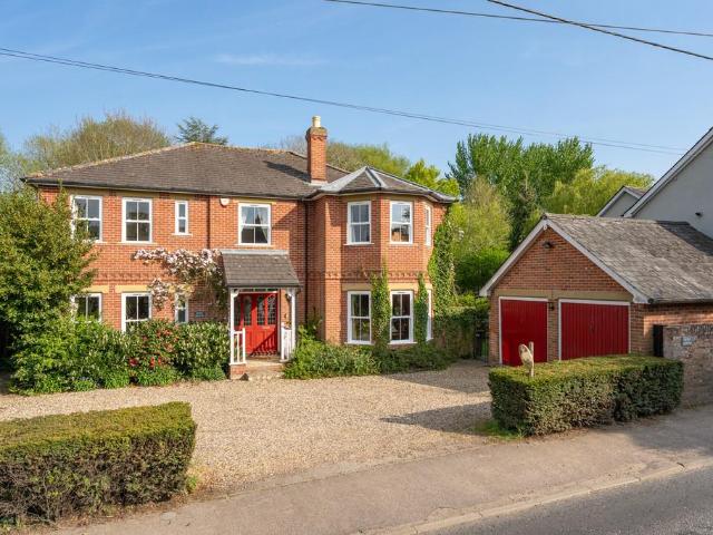 5 bedroom detached house for sale