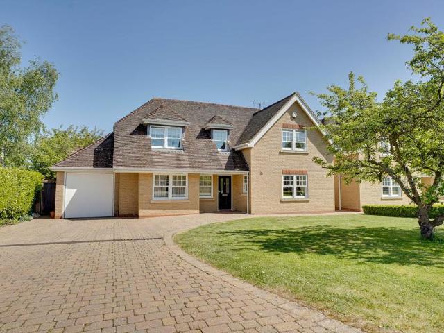 5 bedroom detached house for sale