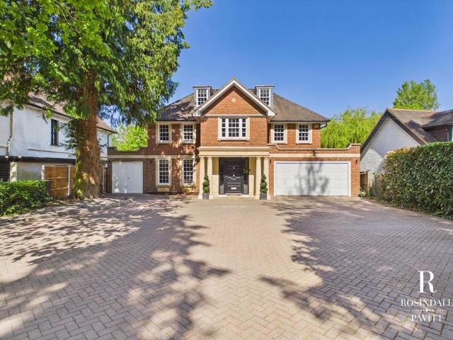 5 bedroom detached house for sale