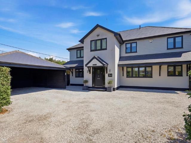 5 bedroom detached house for sale
