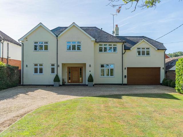 5 bedroom detached house for sale
