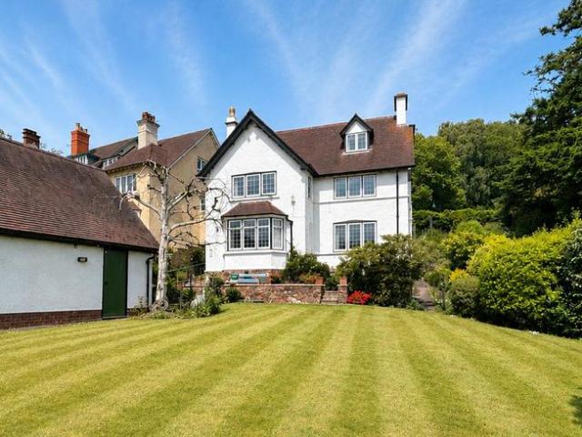 5 bedroom detached house for sale