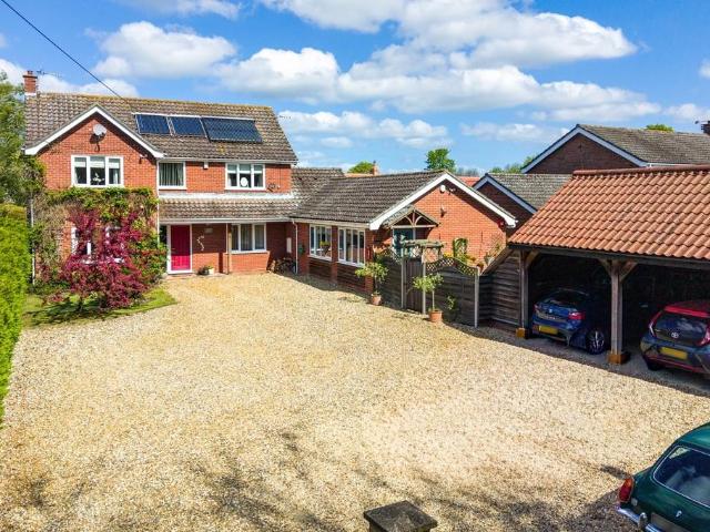 5 bedroom detached house for sale