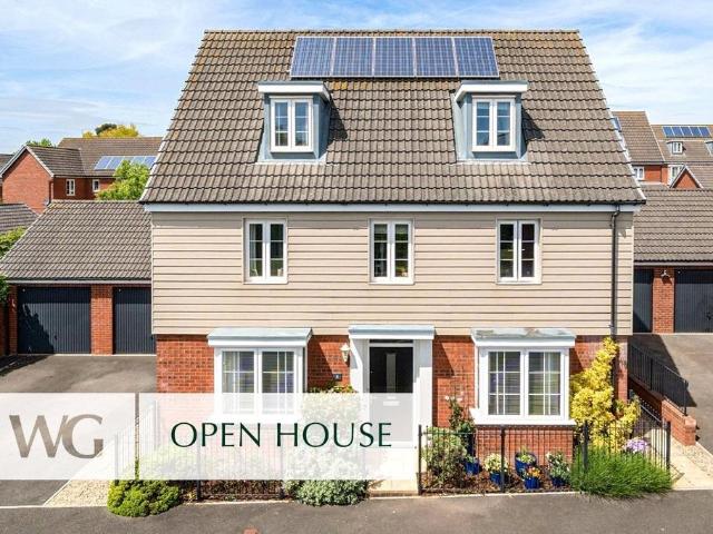 5 bedroom detached house for sale