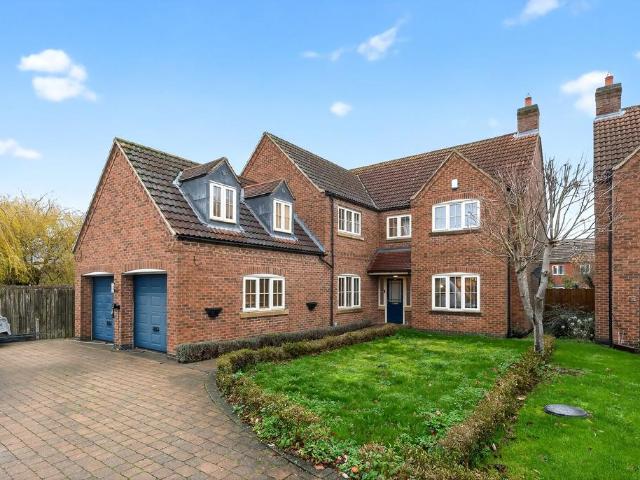 5 bedroom detached house for sale