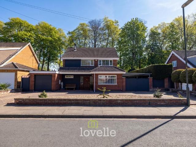 5 bedroom detached house for sale