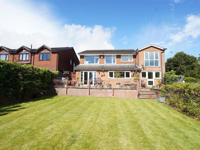 5 bedroom detached house for sale