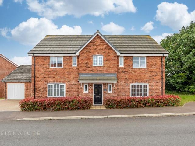 5 bedroom detached house for sale