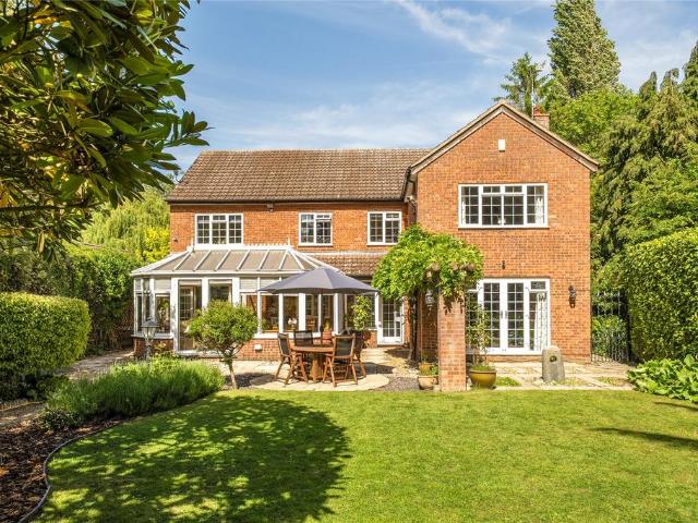 5 bedroom detached house for sale