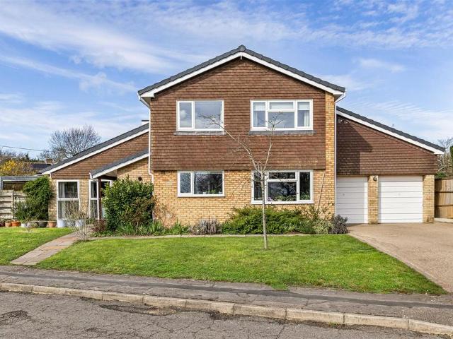 5 bedroom detached house for sale
