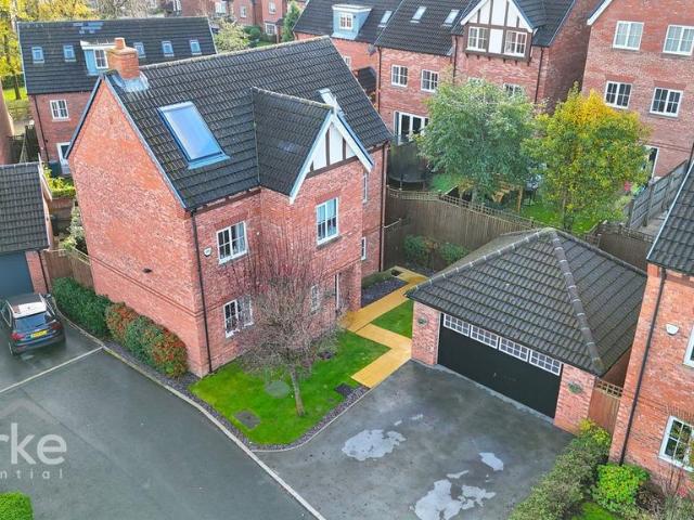 5 bedroom detached house for sale