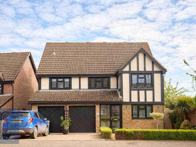 5 bedroom detached house for sale