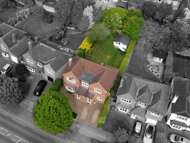 5 bedroom detached house for sale
