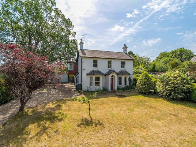 5 bedroom detached house for sale