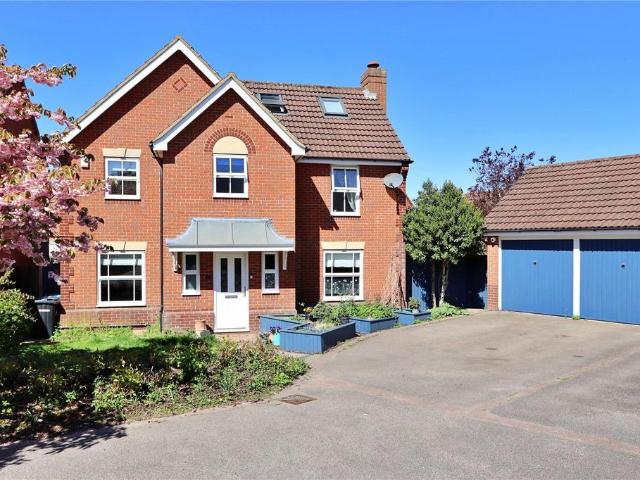 5 bedroom detached house for sale