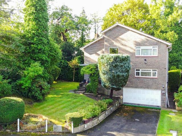 5 bedroom detached house for sale