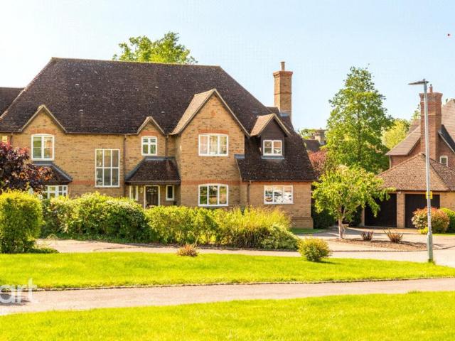 5 bedroom detached house for sale