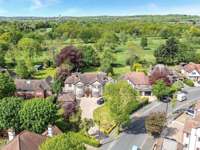 5 bedroom detached house for sale