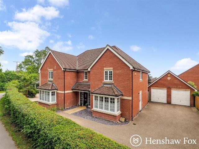 5 bedroom detached house for sale