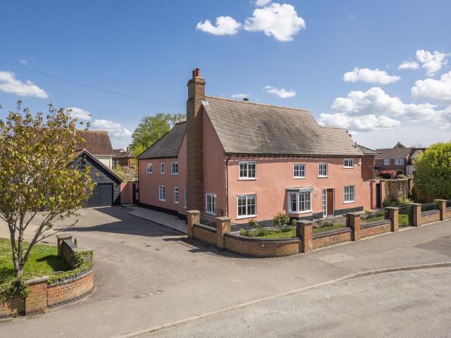 5 bedroom detached house for sale