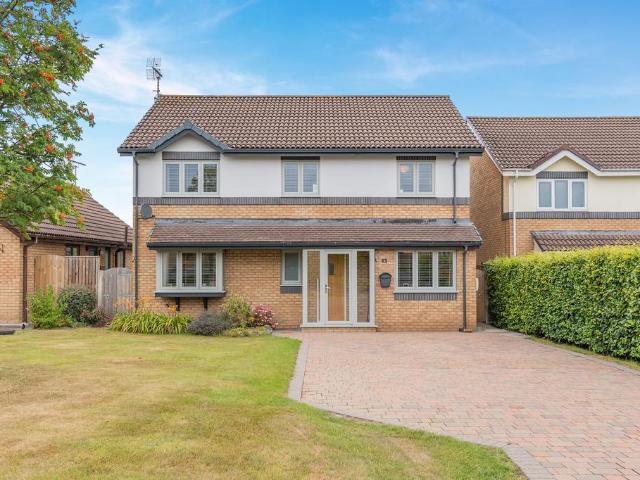 5 bedroom detached house for sale