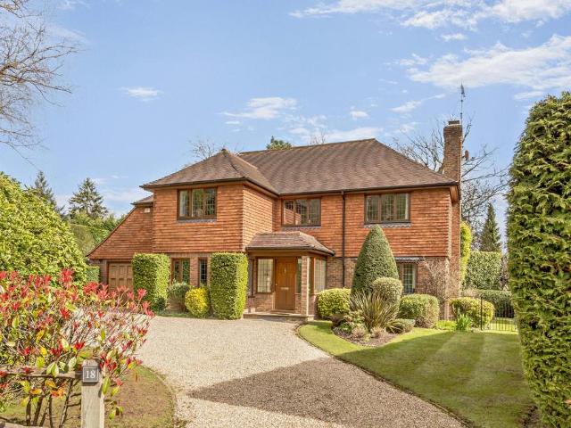 5 bedroom detached house for sale