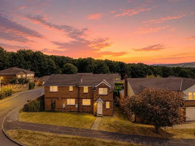5 bedroom detached house for sale