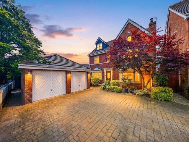 5 bedroom detached house for sale