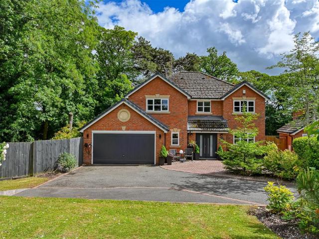 5 bedroom detached house for sale