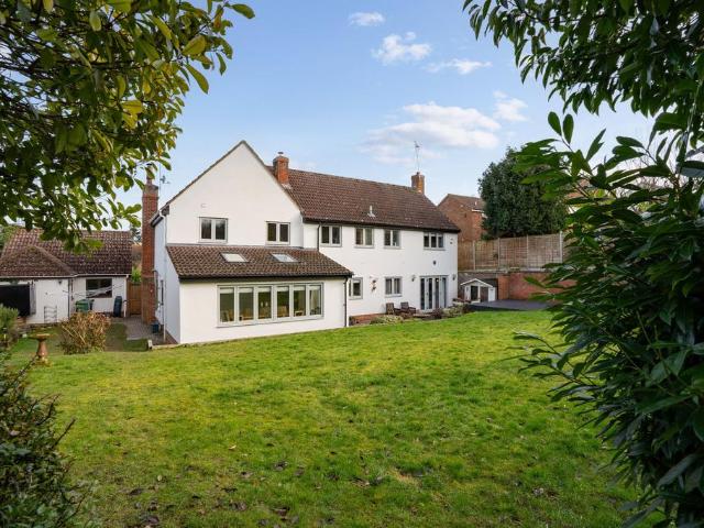 5 bedroom detached house for sale