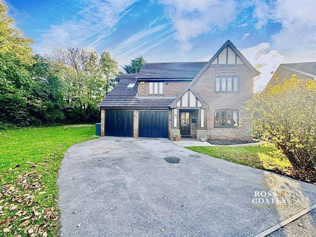 5 bedroom detached house for sale